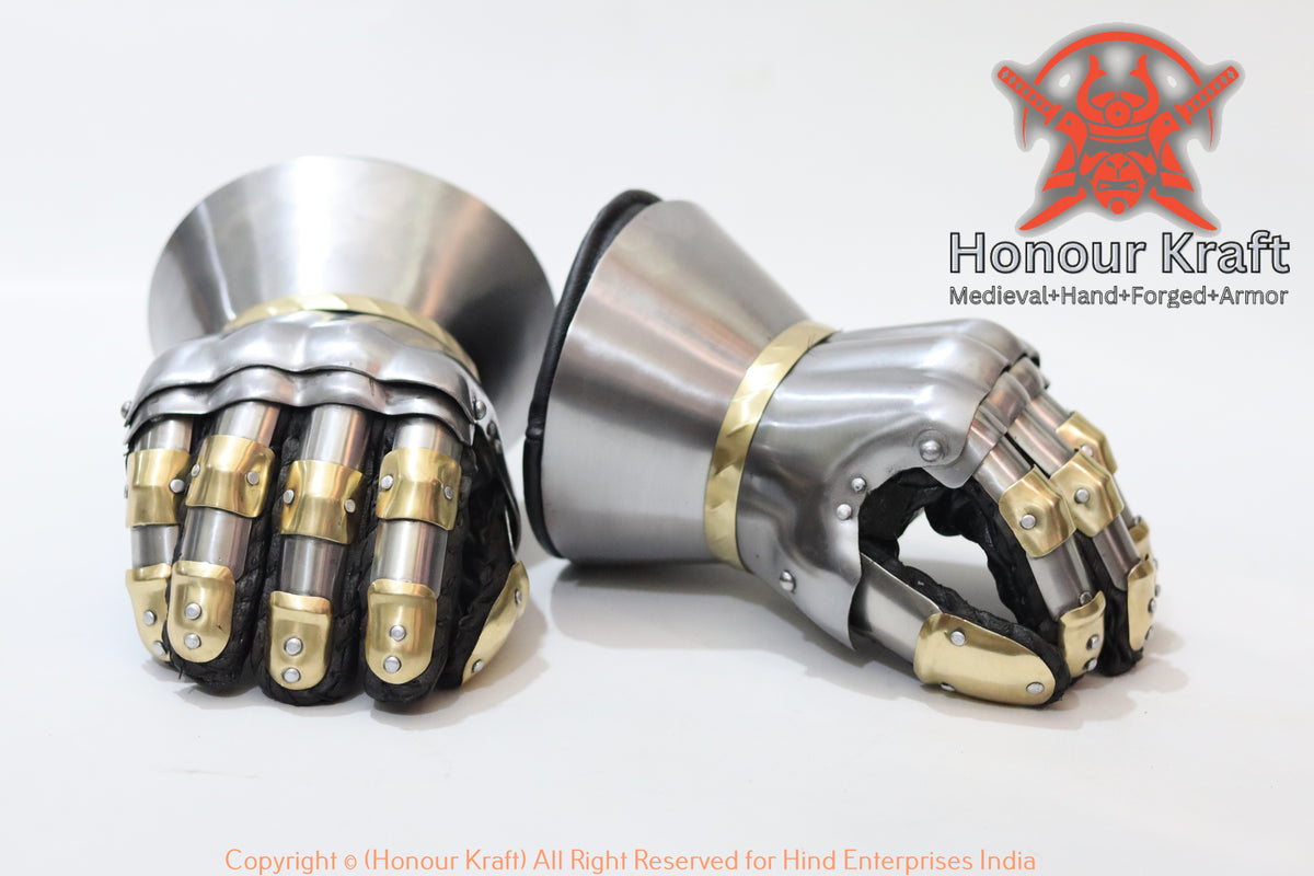 Hourglass Gauntlet T-2 Brass decorated GA02 - Honour Kraft